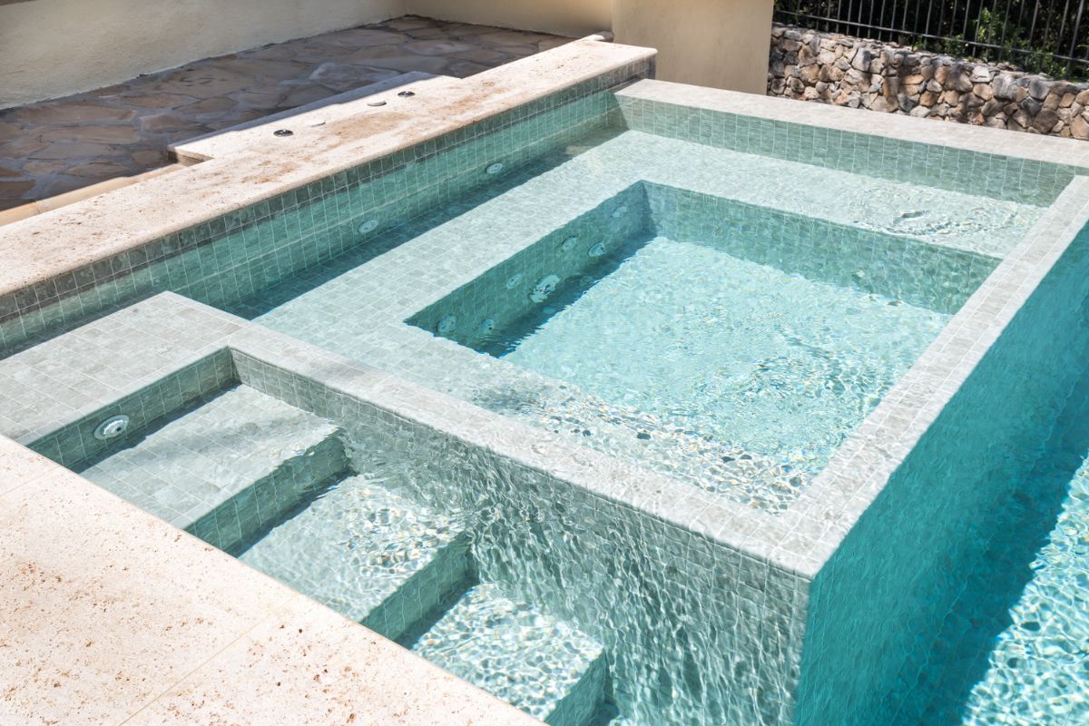 Cascadas y jacuzzis para albercas